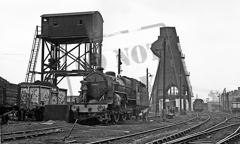 Rail-Online | Hughes/Fowler 'Crab' 2-6-0 | 42827 1962-02-18 Saltley