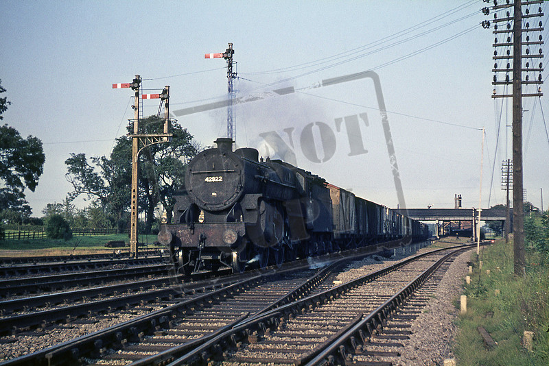 Rail-Online | Hughes/Fowler 'Crab' 2-6-0 | 42922 1964-09-12 Brocklesby