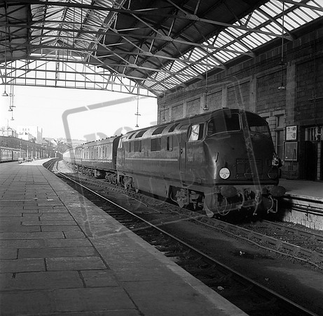 Rail-Online | Class 42 Warship | D810 1961c Penzance