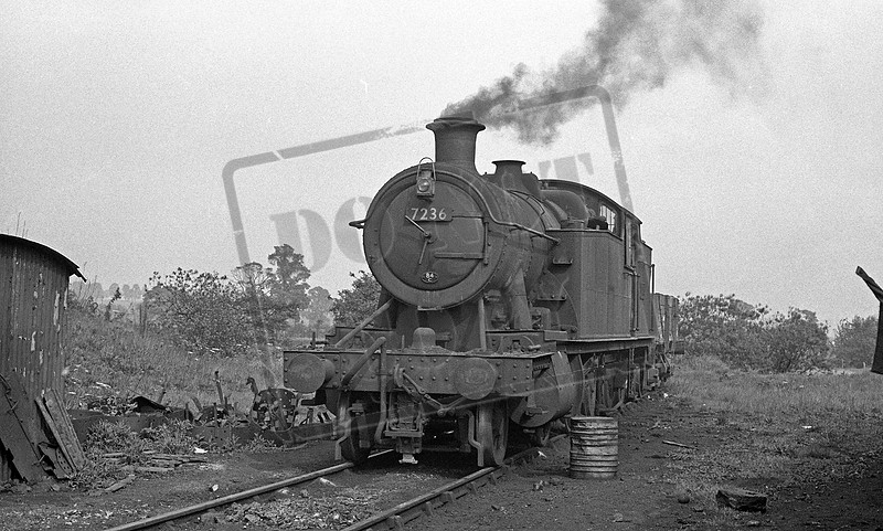 Rail-Online | 72xx 2-8-2T | 7236 1961c Banbury