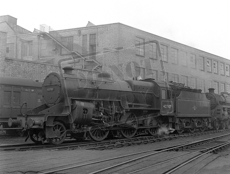 Rail-Online | Hughes/Fowler 'Crab' 2-6-0 | 42787 1960s Kentish Town