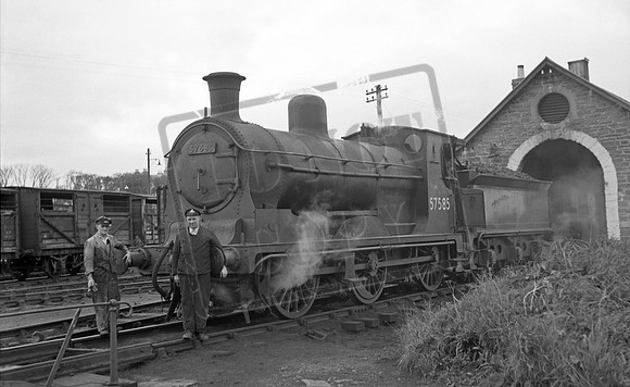 Rail-Online | McIntosh 652/812 class 3F 0-6-0 | 57585 1953c Thurso