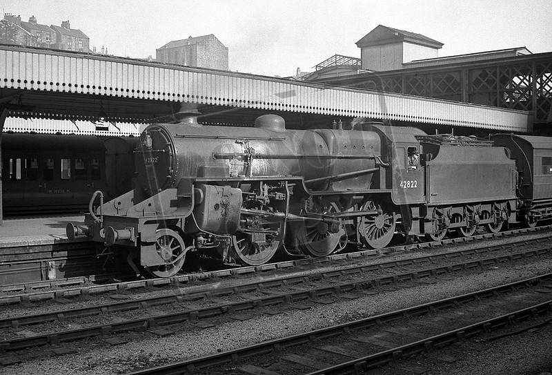 Rail-Online | Hughes/Fowler 'Crab' 2-6-0 | 42822 1953 Sheffield Midland