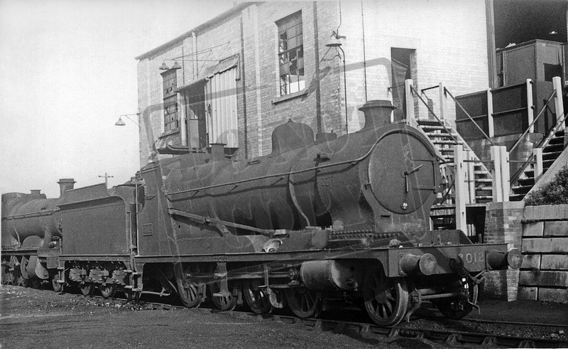 Rail-Online | 30xx ROD 2-8-0 | 3012 1940s Oxford shed