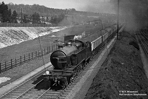 Rail-Online | L 4-6-4T | LBSC 327 1923c Horley
