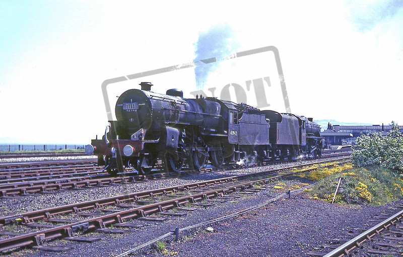 Rail-Online | Hughes/Fowler 'Crab' 2-6-0 | 42942 1966-05-30 Colwyn Bay