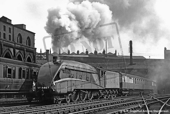 Rail-Online | A4 4-6-2s | 4467 1938-07 Gas Works Tunnel